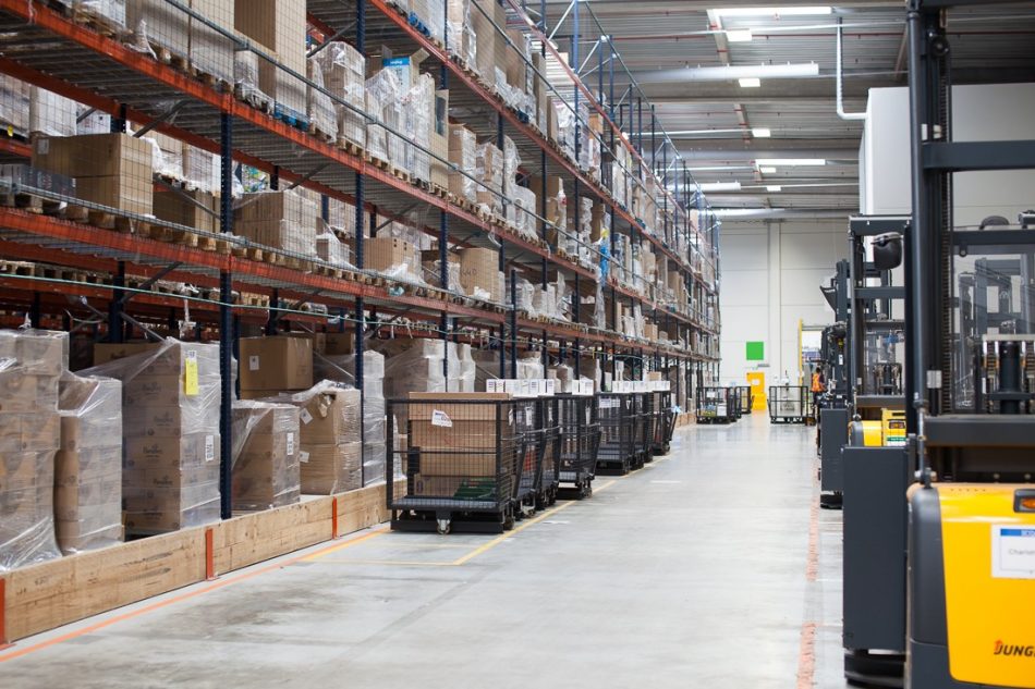 Visite guidée des entrepôts d'Amazon France